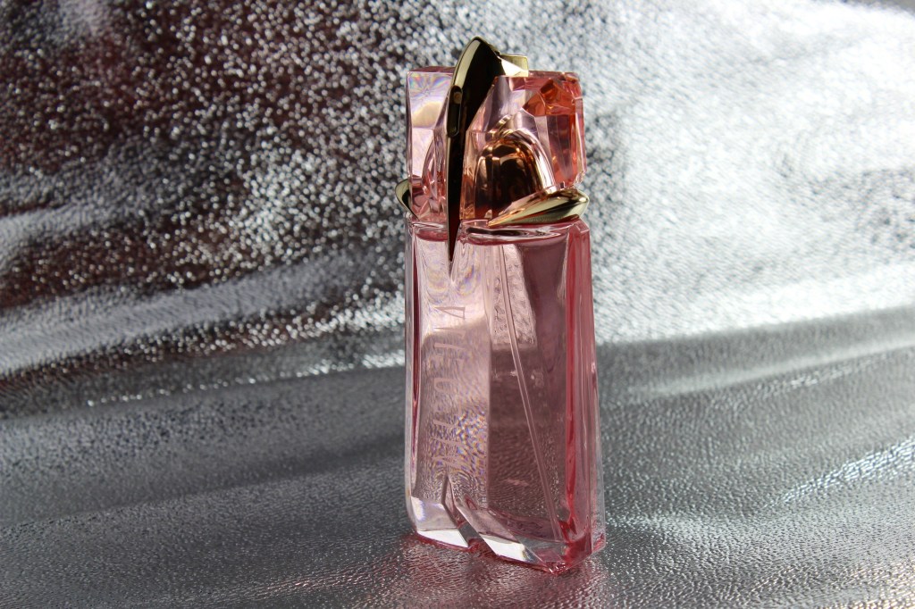 Perfume Review: ALIEN FLORA FUTURA by MUGLER – The Candy Perfume Boy